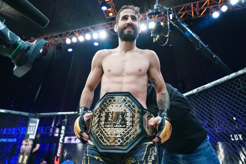 El campeón de peso mosca, Jorge Calvo, envía un desafiante mensaje a la ...