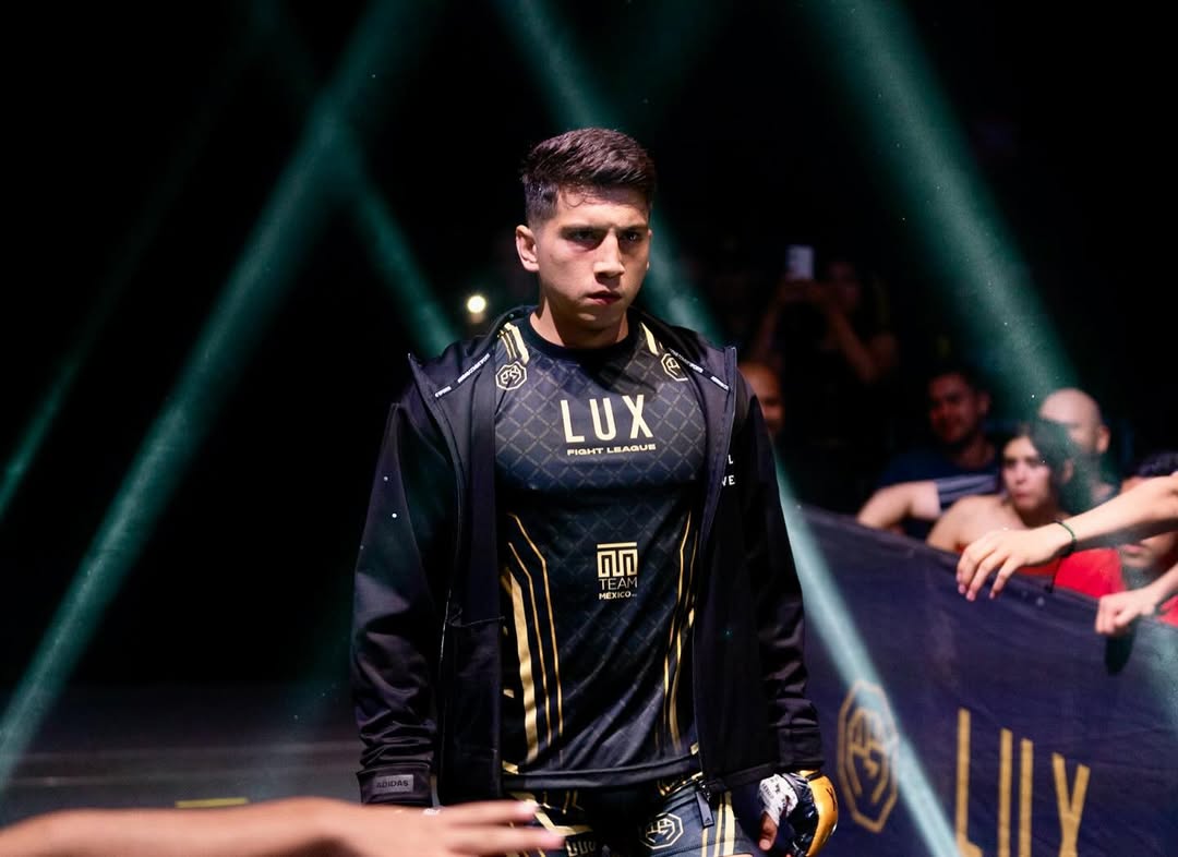 Uriel Cossio, el 'apellido' de campeón y su gran noche titular en LUX 050: "Va por mi familia ...