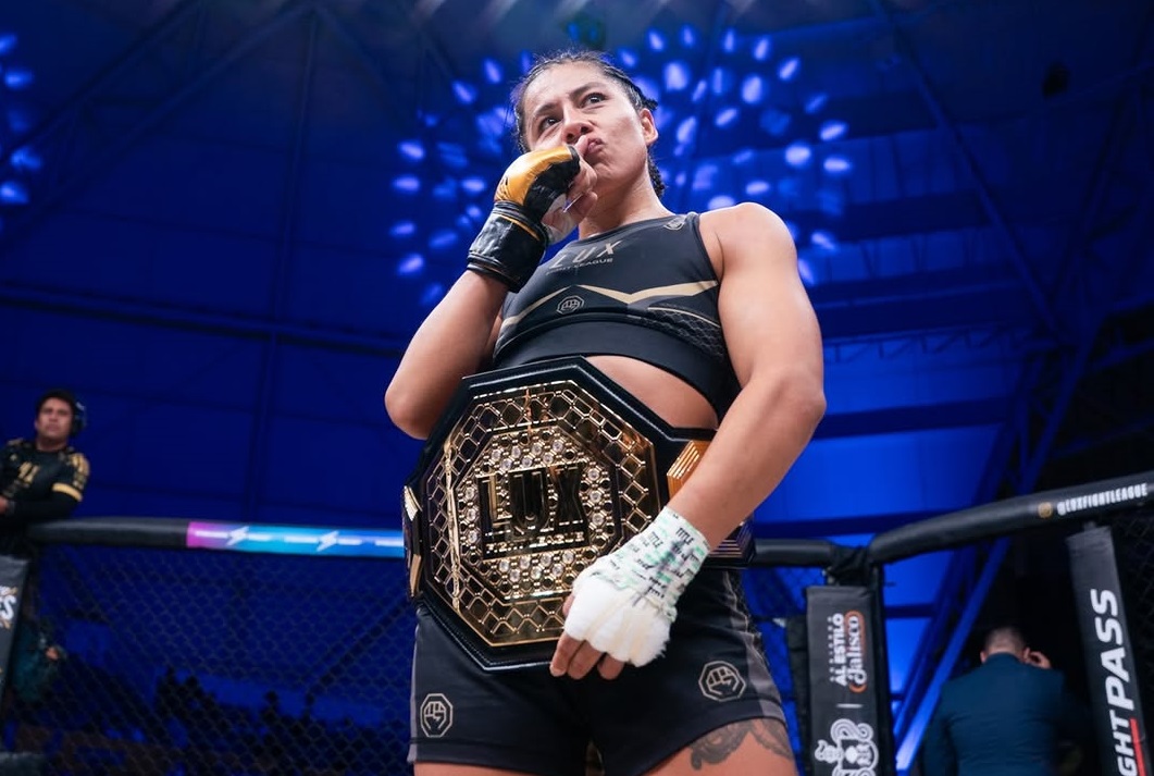 La palabra de Andrea Vázquez tras su defensa del título en LUX 052: "Quiero ser una campeona muy ...